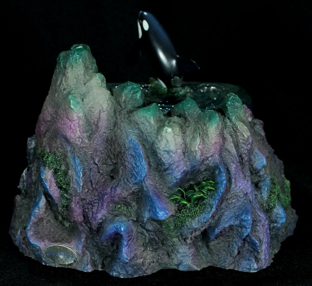 Dakin Artist Coll Wyland "Amazing Orcas" Figure