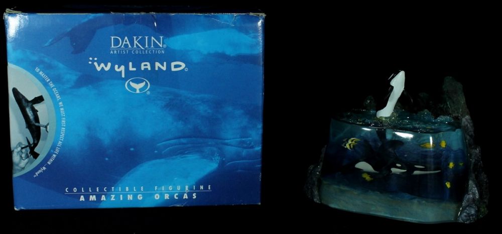 Dakin Artist Coll Wyland "Amazing Orcas" Figure