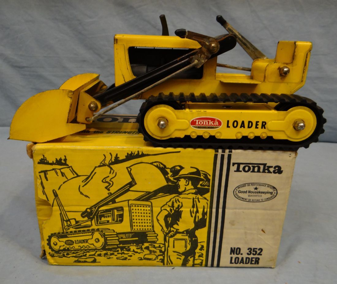 TONKA front end loader w/box
