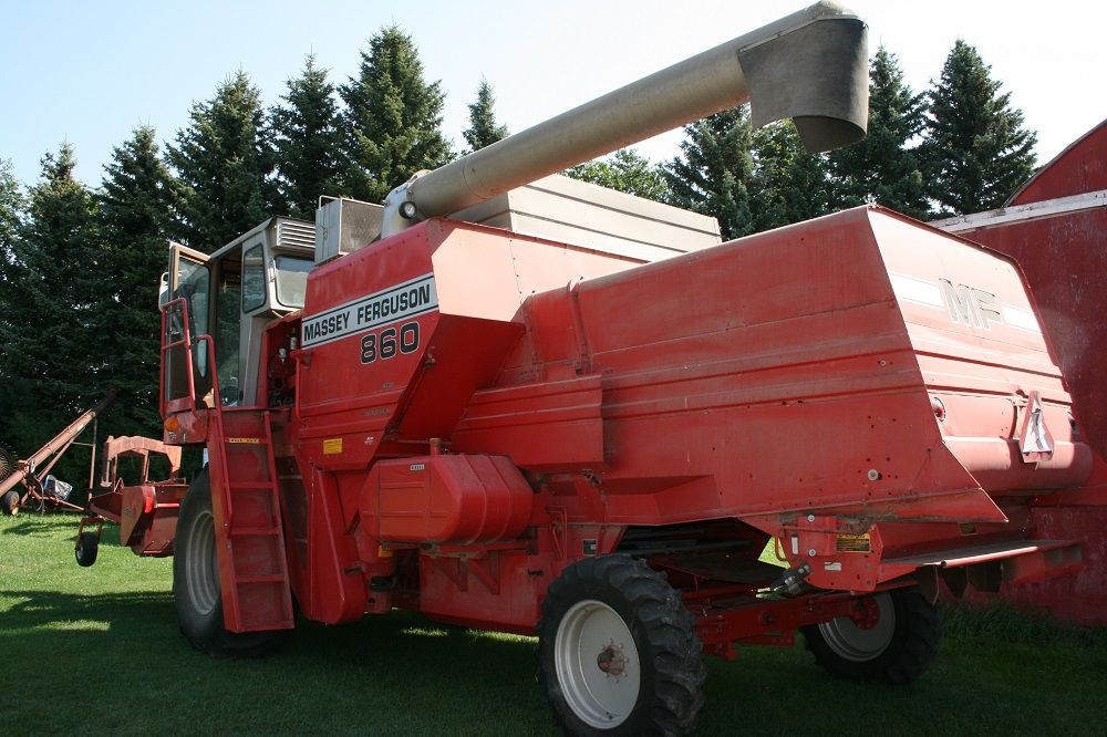 1985 MF 860 SP Combine