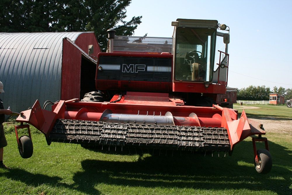 1985 MF 860 SP Combine