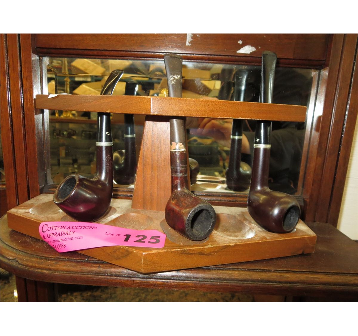 Vintage pipe rack with 3 pipes