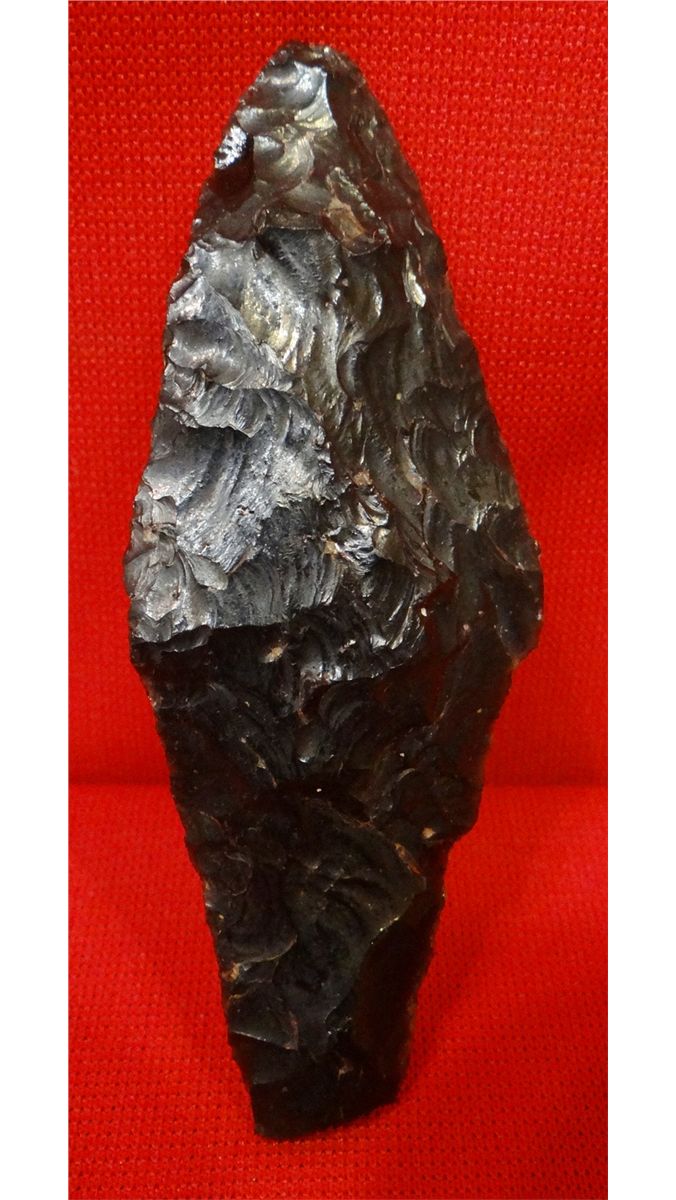 Haskett spear point, 9,500 - 11,500 years old, 4", chip on tip, Oregon find