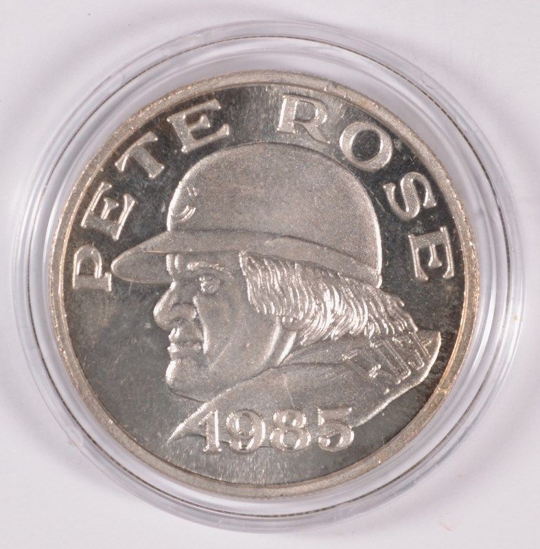 PETE ROSE "4192" ON A MONE OUNCE .999 SILVER ROUND IN CAPSULE