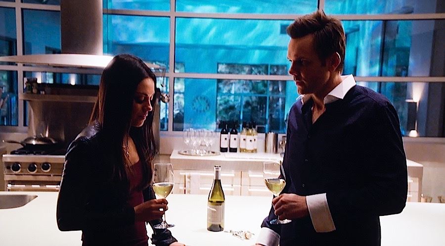 Ted - Lori Collins' Outfit (Mila Kunis)