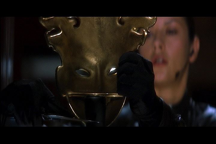 Entrapment - Gin's Stunt Knife (Catherine Zeta-Jones)