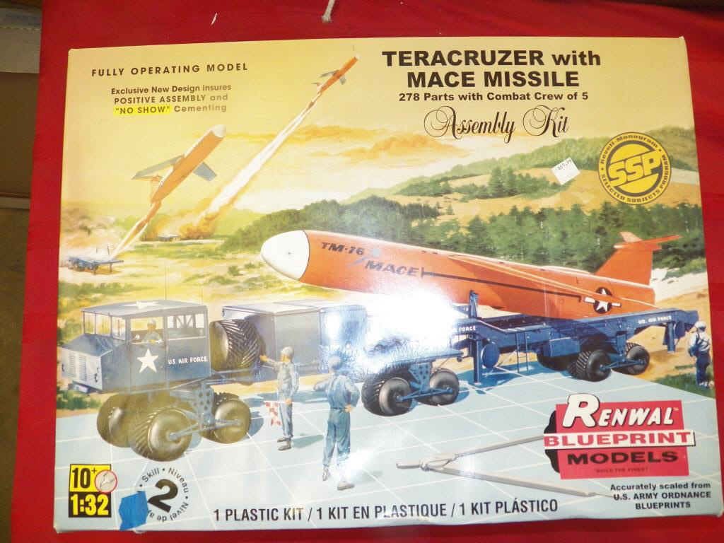 Renwal Teracruzer w/ Mace Missile Model Kit