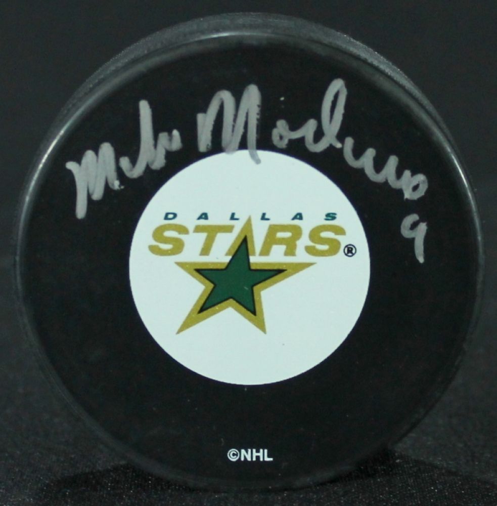 Mike Modano Signed Stars Logo Puck (TriStar)