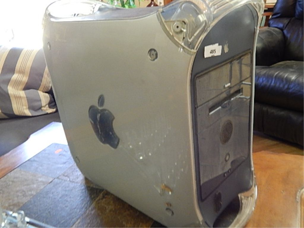 APPLE COMPUTER TOWER