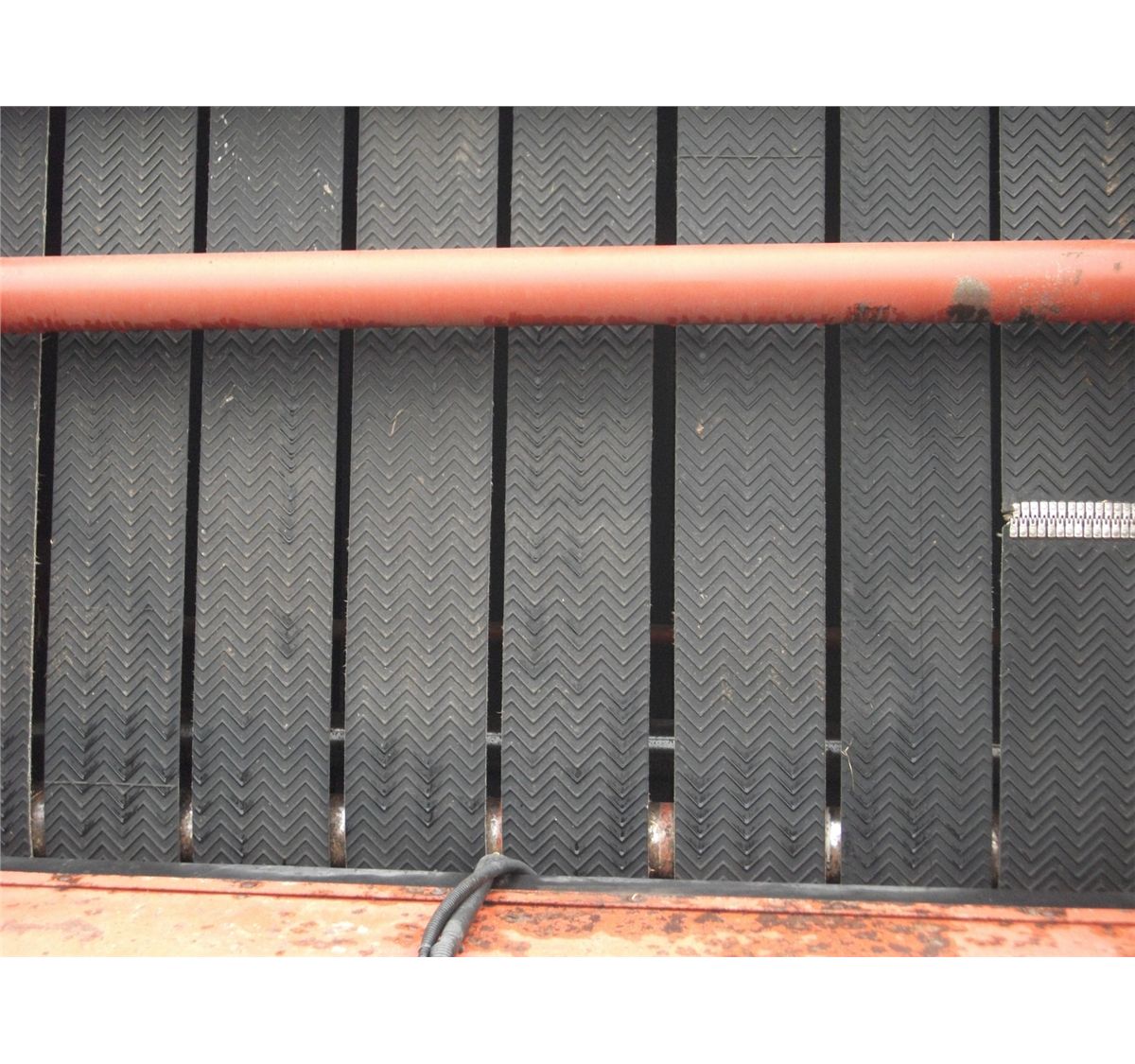 HESSTON 565A ROUND BALER WITH GATHERING WHEELS