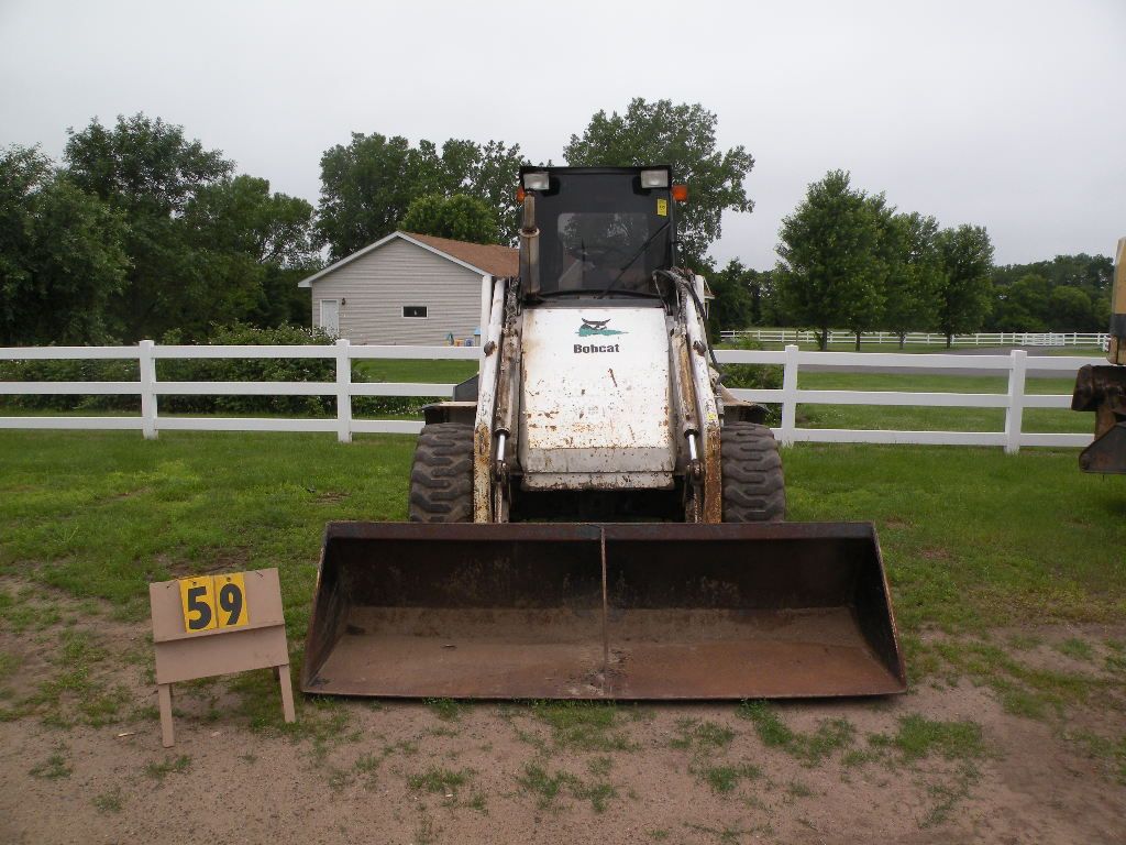 Bobcat 2410 rubber tire loader