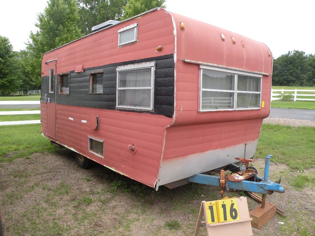 1969 Pull-behind camper trailer w/equalizer hitch SN-NE1205C