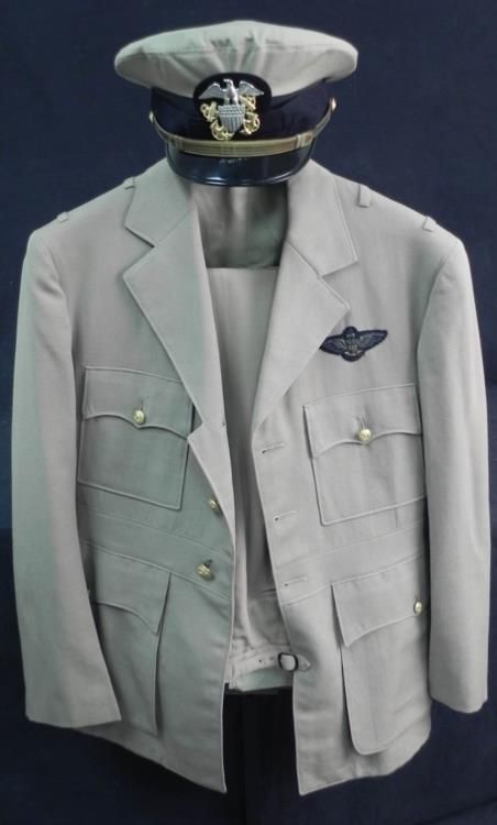 WWII US NAVAL PILOTS TAN UNIFORM & VISOR CAP-1944 LABEL