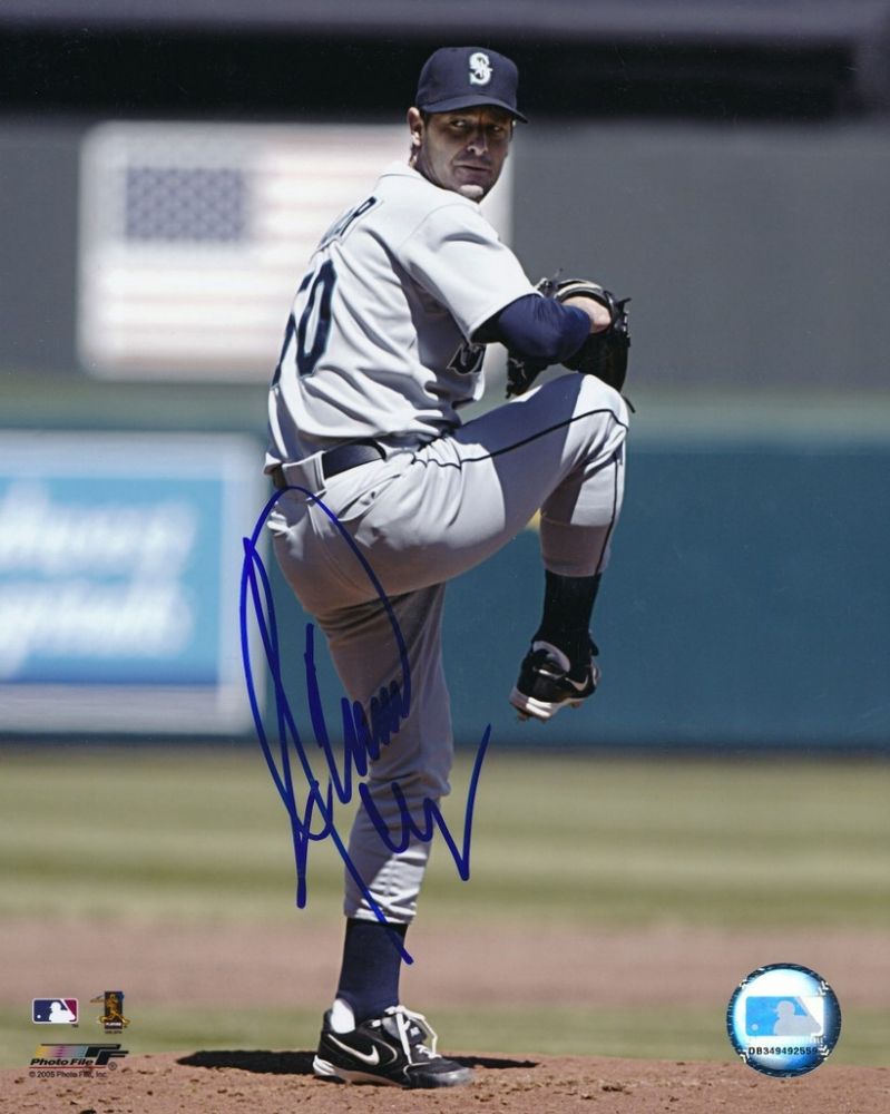 Jamie Moyer Signed Mariners 8x10 Photo (PA LOA)