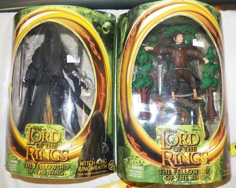 Witch King Ringwraith & Frodo Figures