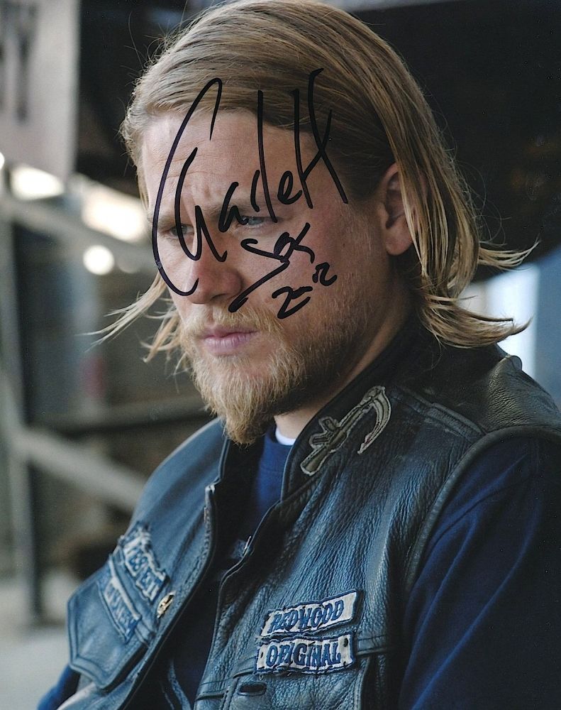 Charlie Hunnam Signed "Sons Of Anarchy" 8x10 Photo (PA LOA)