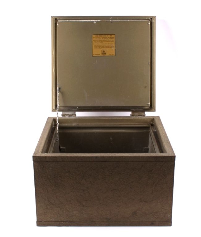 Victor "TREASURE CHEST" Floor Safe This lot featur