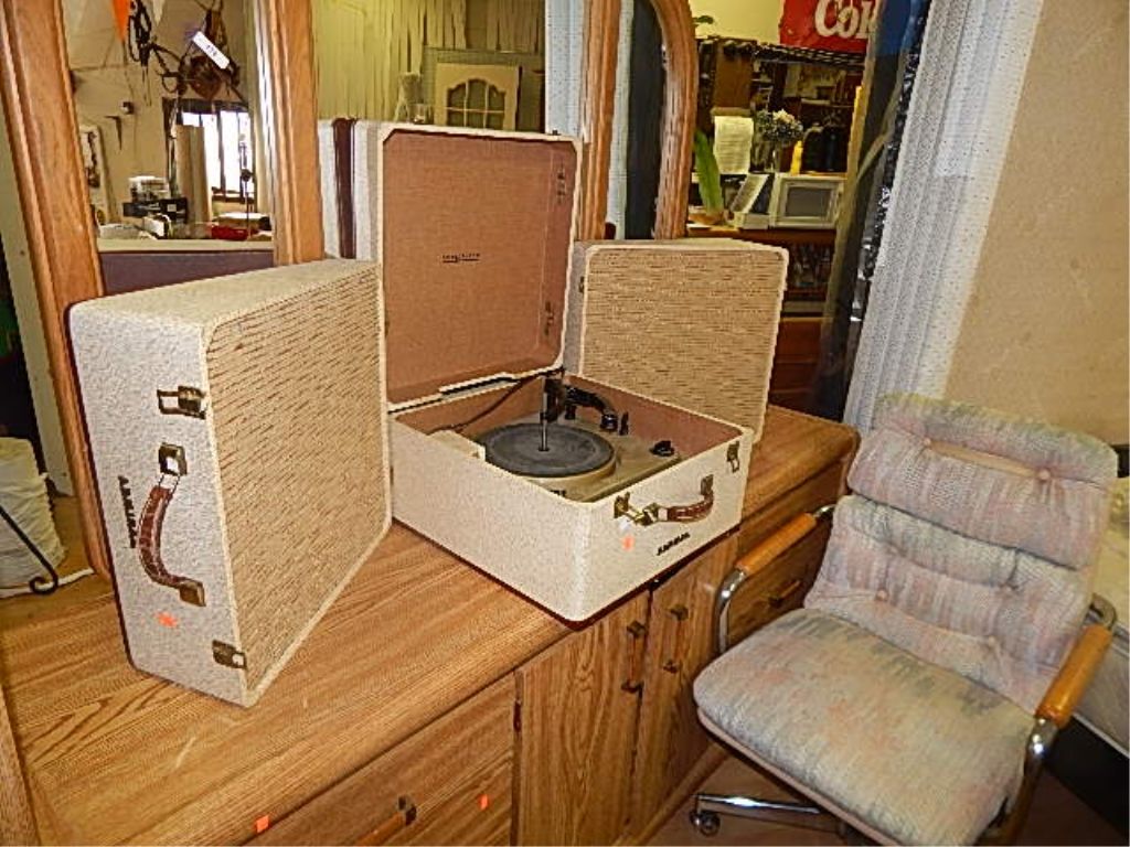 RETRO ADMIRAL RECORD PLAYER - WITH 2 SPEAKERS