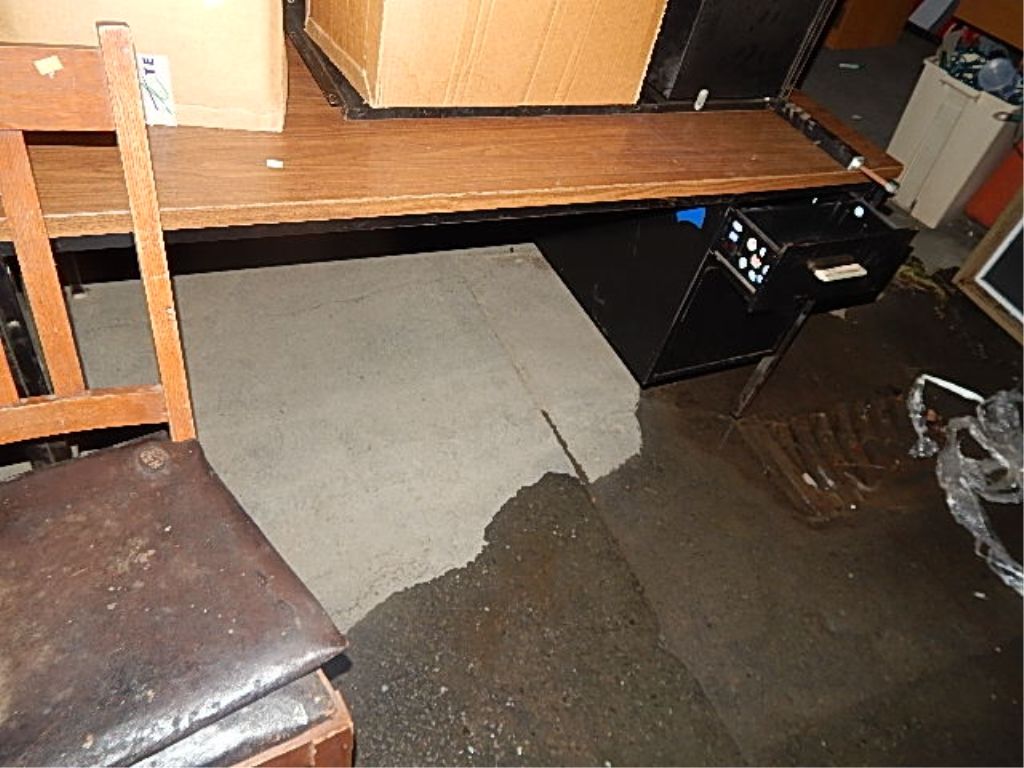 SINGLE PEDESTAL OFFICE DESK WITH RUN-OFF