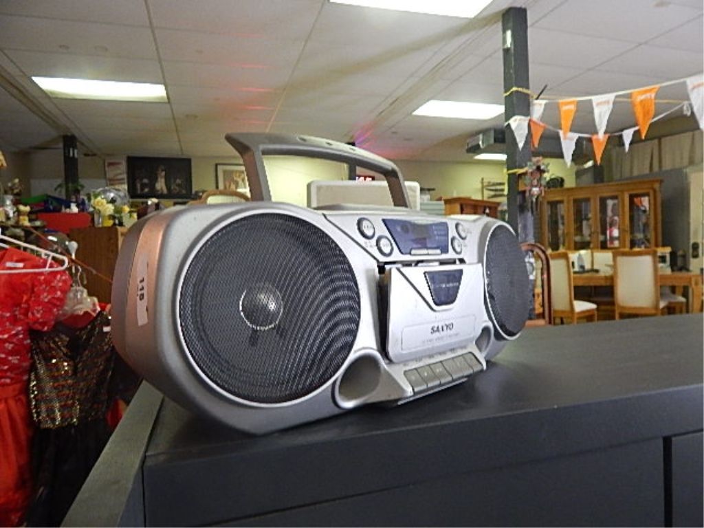 SANYO BOOM BOX
