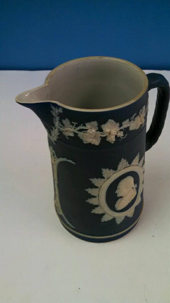 Vintage Wedgwood George Washington/Benjamin Franklin Pitcher in Blue