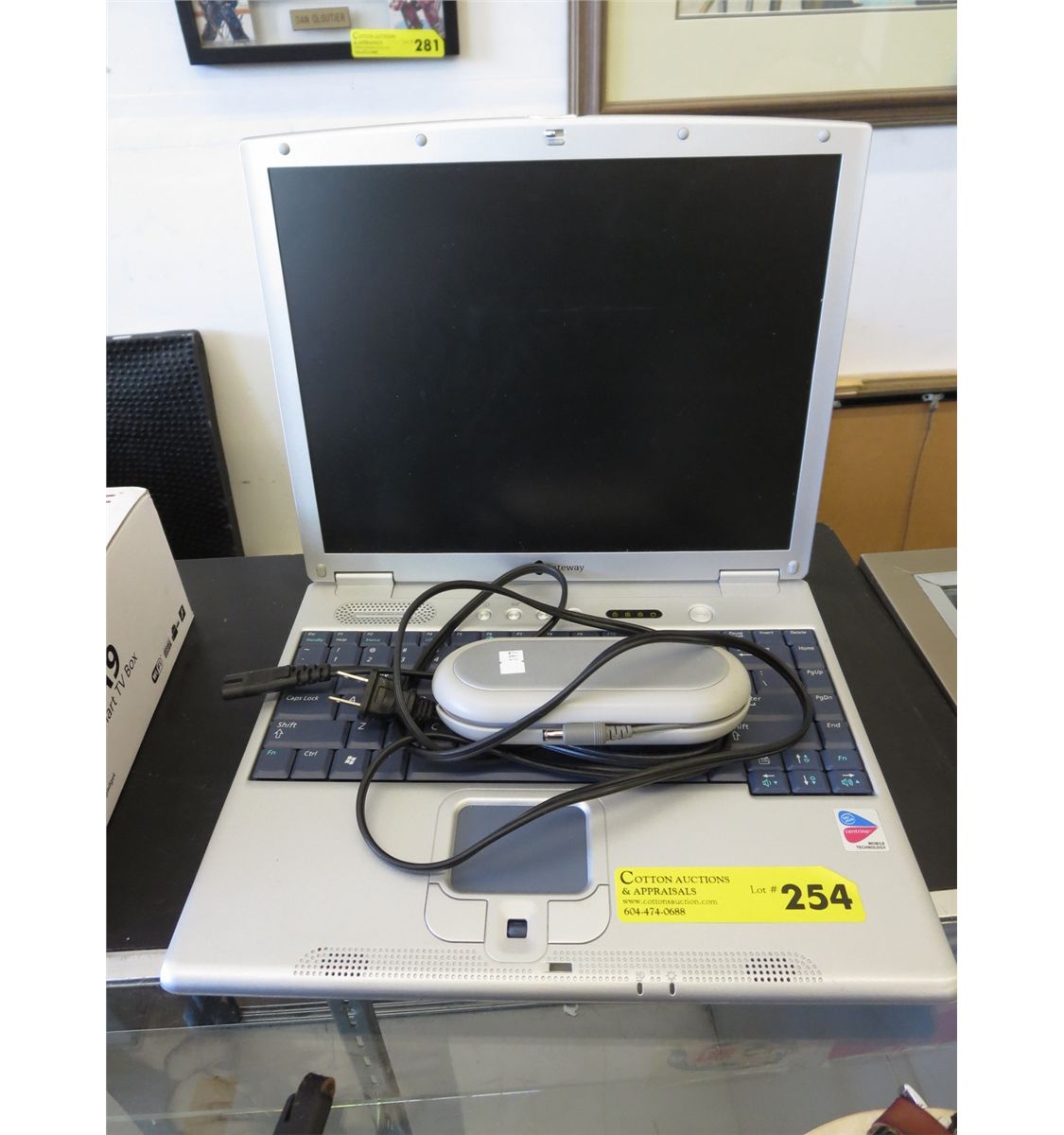 Gateway laptop with A/C adapter - Model 200ARC