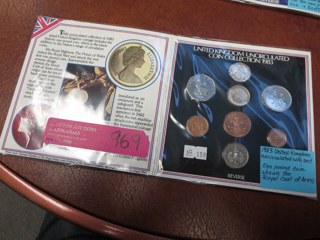 1983 UK uncirculated coin set in holder