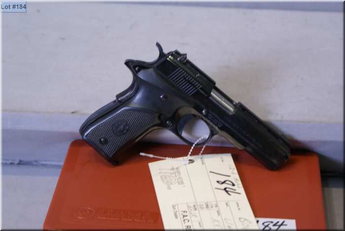 Llama Mod XV .22 LR cal 8 shot semi auto Pistol w/95 MM bbl [ appears ...