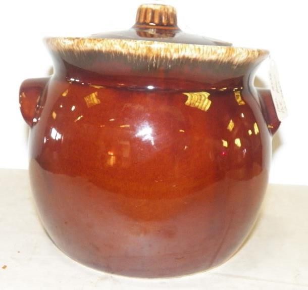 Hull Bean Pot Bean pot and lid has a rich chocolate glaze with creamy ...