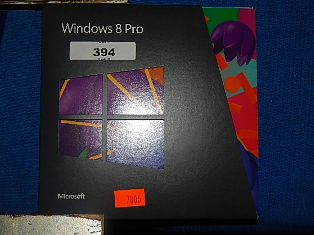 WINDOWS PRO 8 DISKS WITH PRODUCT KEY - disks and key in office