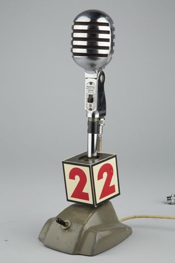 Electro-Voice Cardax Microphone Model 950 w/Base.