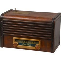 Radio-Matic Wood Tabletop Coin-Operated Motel Radio.