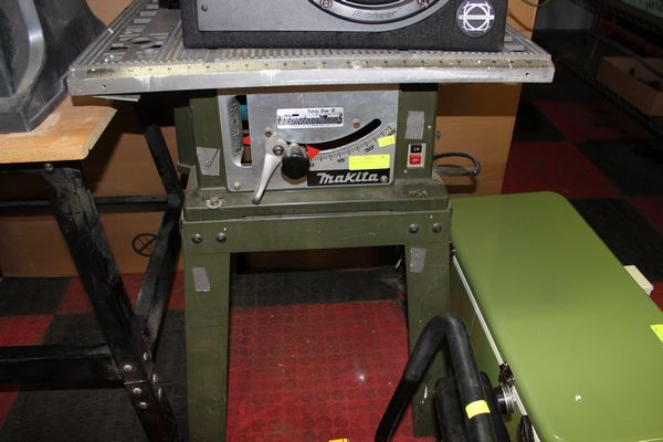 MAKITA TABLE SAW