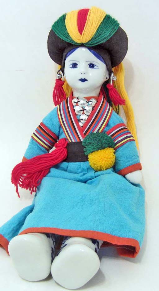 VINTAGE DELFT BLUE STYLE PORCELAIN DOLL W/ BEAUTIFUL COLORS