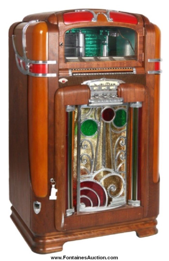 Wurlitzer Model 700 Jukebox - 1940