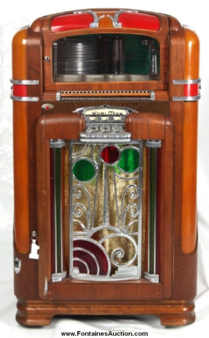Wurlitzer Model 700 Jukebox - 1940