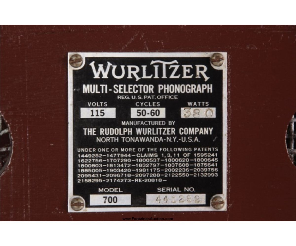 Wurlitzer Model 700 Jukebox - 1940