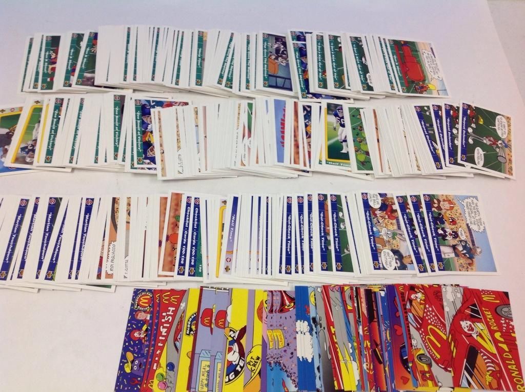 Looney Tunes Comic Ball 4 & McDonaldland 500 Cards for one Money