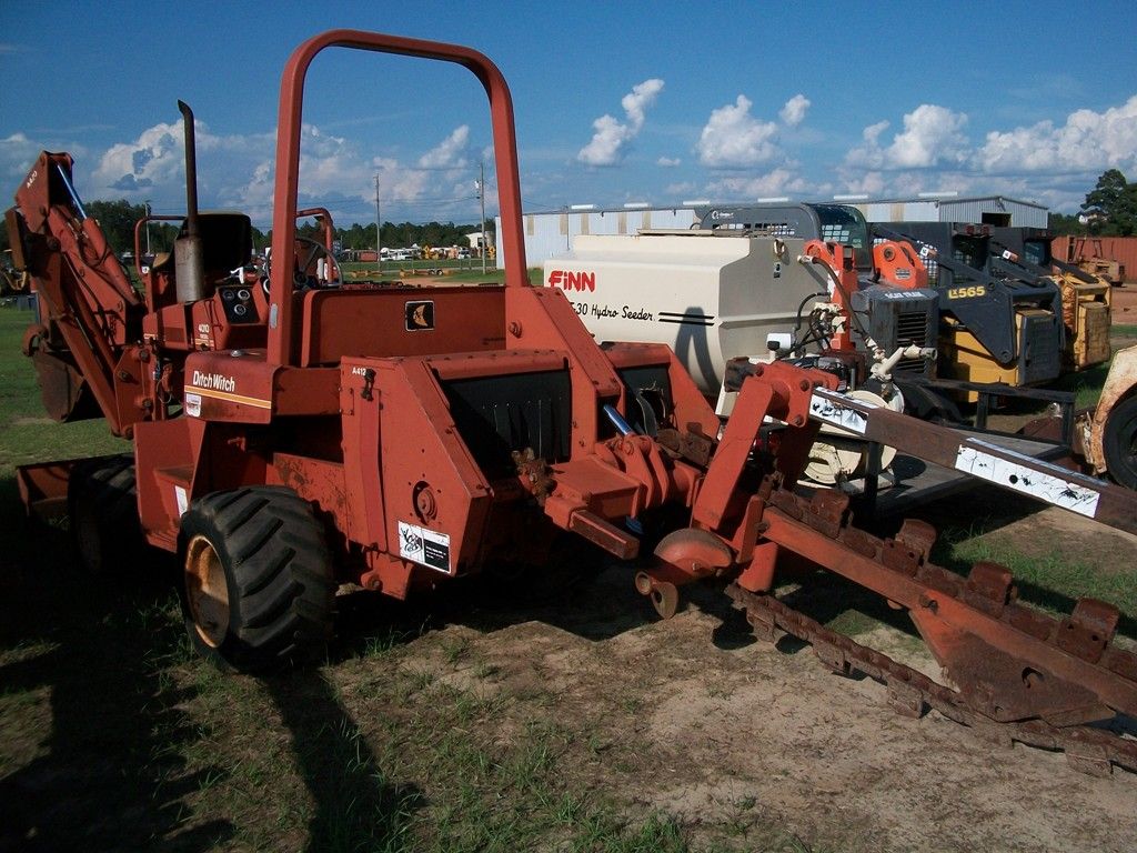 DITCH WITCH 4010 DD DIESEL TRENCHER W/ BACKHOE & BACKFILL BLADE Ser#:6E1010