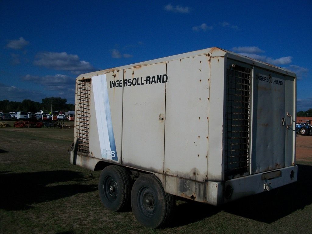 Ingersoll Rand 825 AIR COMPRESSOR W/CUMMINS DIESEL ENGINE TRAILER ...