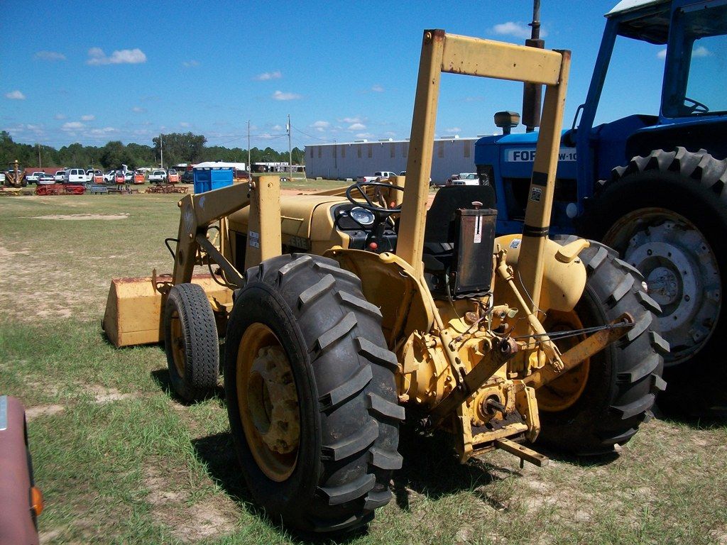 John Deere 2150 DIESEL TRACTOR W/ LOADER Ser#:550650