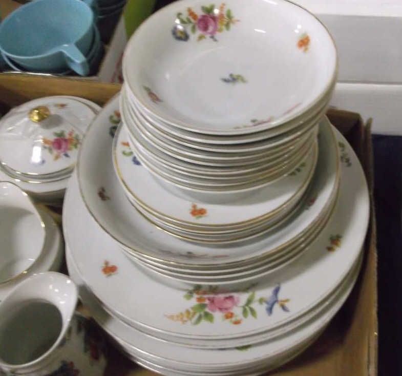 Czechoslovakia China floral pattern- creamer & sugar with lid, 9 dinner ...