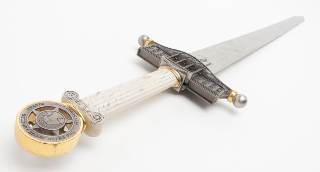 Massive Broadsword by Frost Cutlery off Russ Farrell design entitled ...