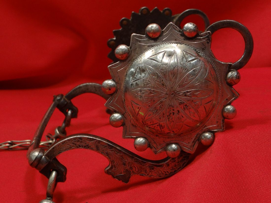 Fancy large concho silver mtd bit., unmarked, s-shank bit
