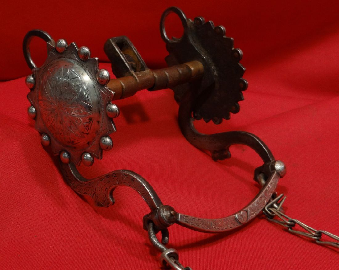 Fancy large concho silver mtd bit., unmarked, s-shank bit