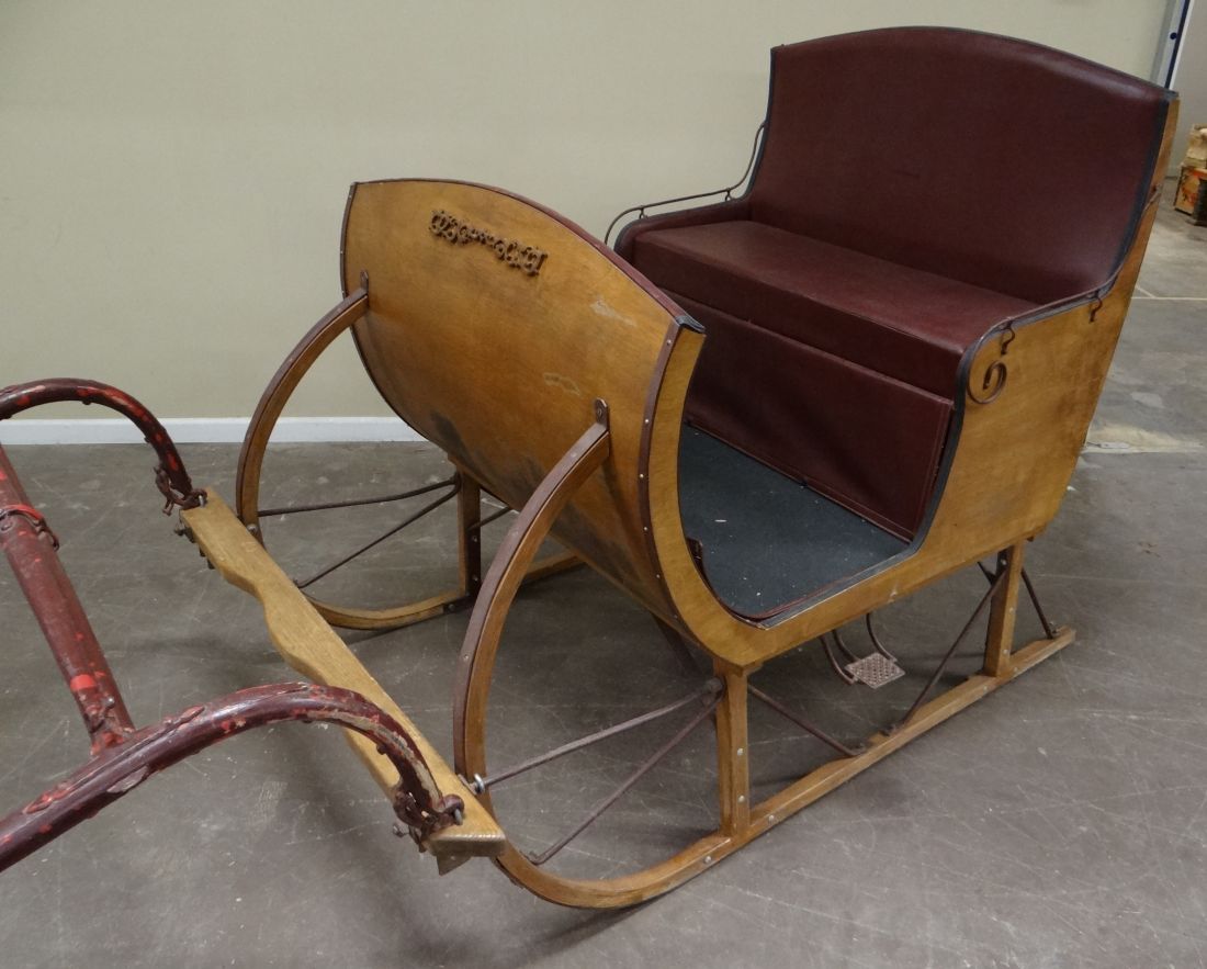 One-horse sleigh with shaves, near excellent condition