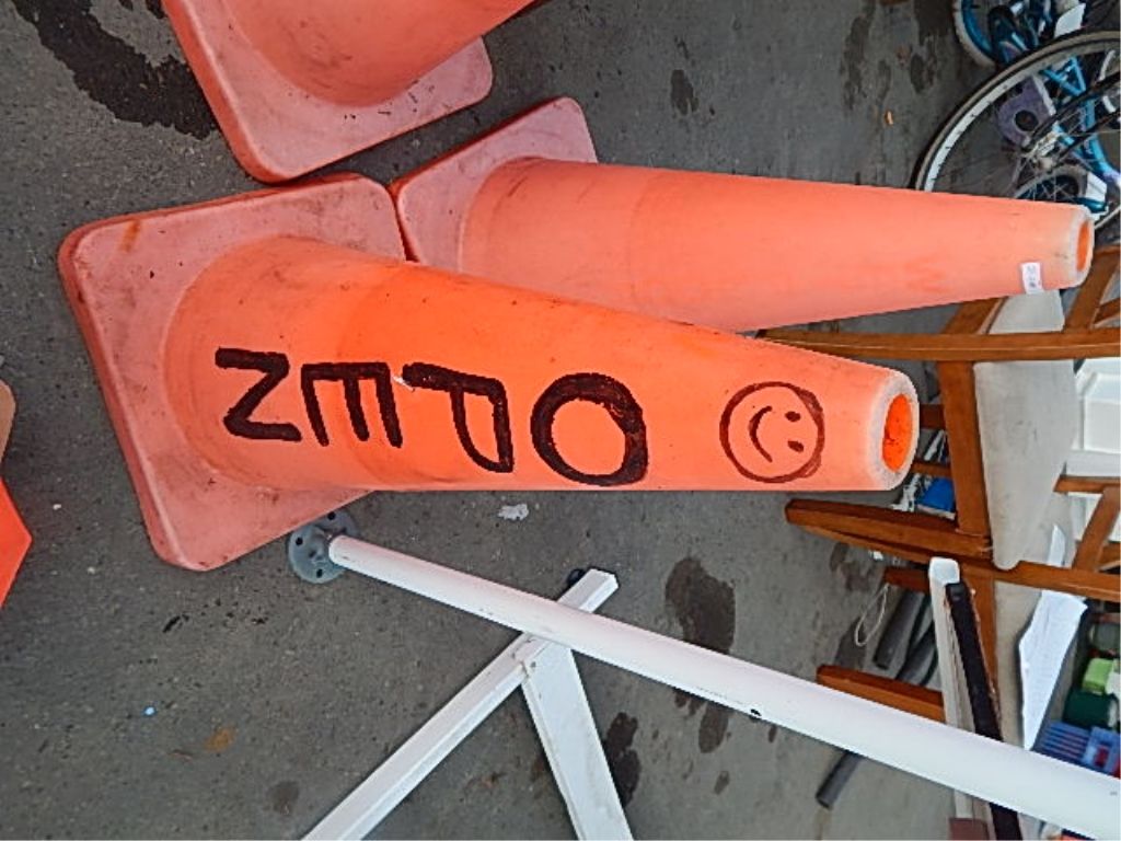 PILON ROAD CONE - LARGE - OPEN SIGN