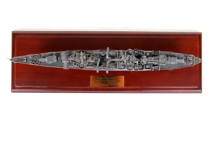 CA-35 Heavy Cruiser USS Indianapolis Model Ship WWII