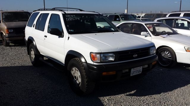97 Nissan Pathfinder 4 Dr SUV - T - DRIVE