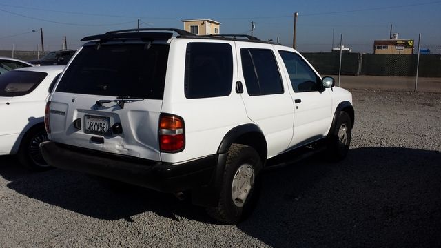 97 Nissan Pathfinder 4 Dr SUV - T - DRIVE